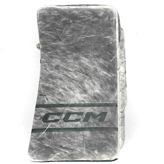 CCM Extreme Flex 6 - Used NCAA Pro Stock Goalie Blocker (White/Green)